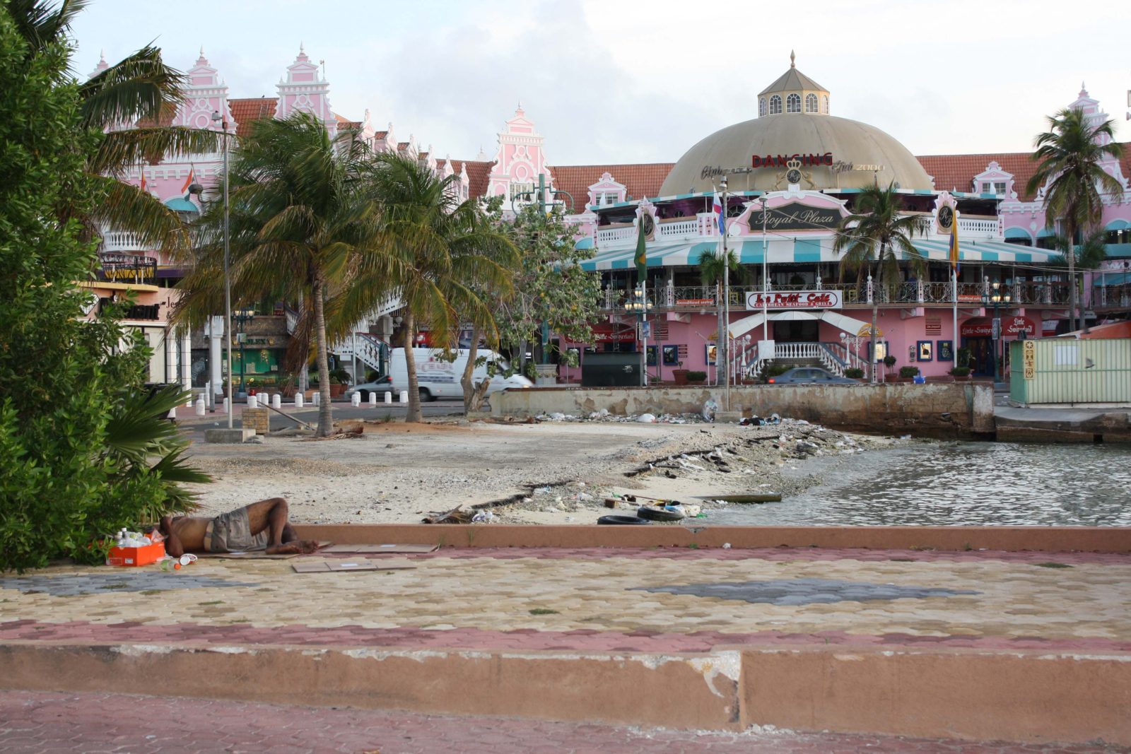 Fundacion Rancho conectando e bario cu Waf - Fundacion Rancho Aruba